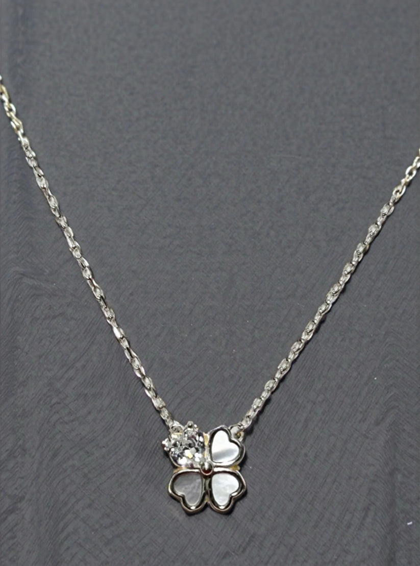 Fabulous silver Chain with pendant for girls – Silvergift.in